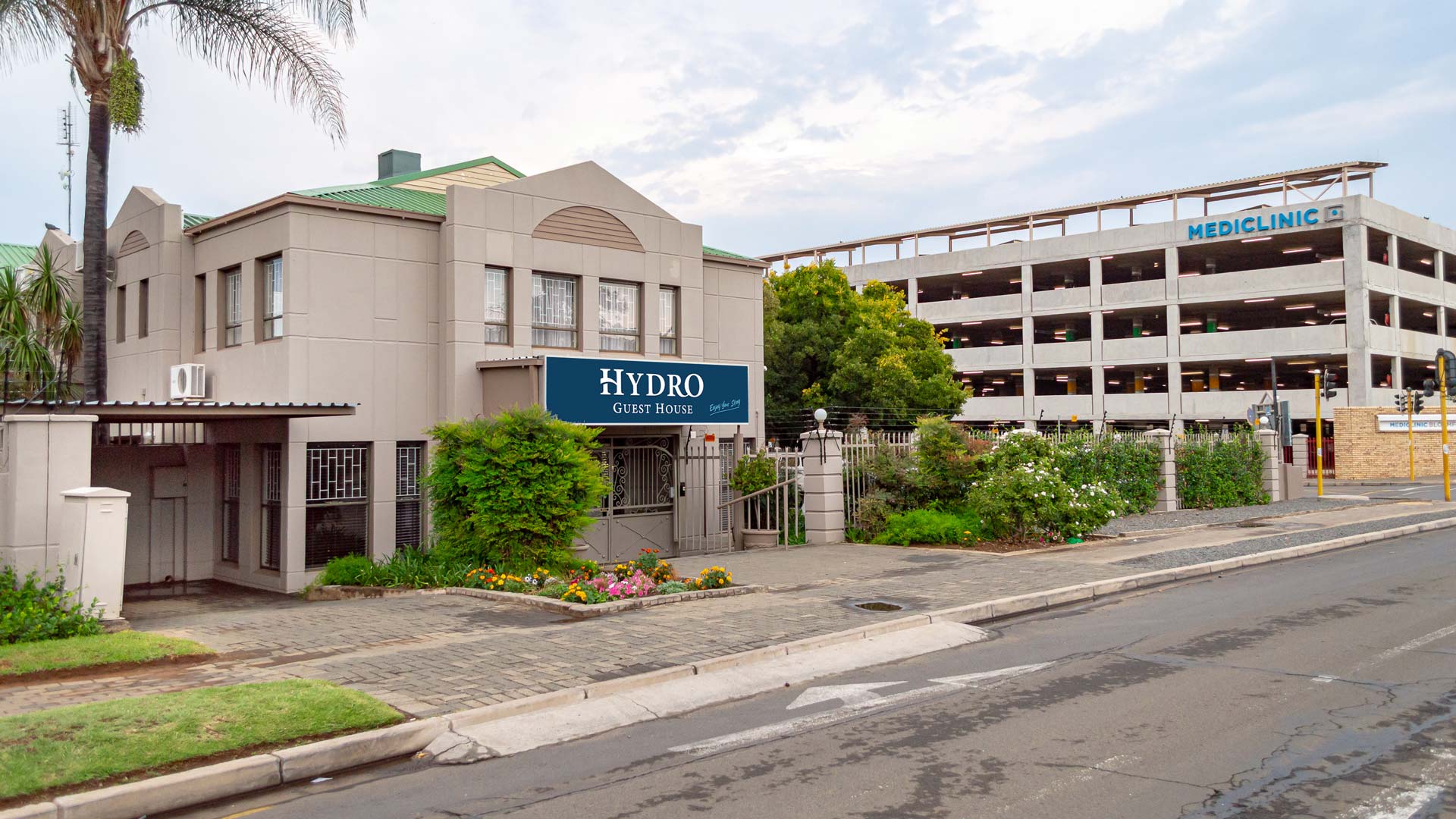 Accommodation across Mediclinic Hospital Bloemfontein | Hydro Guest House